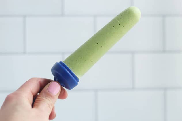 Easy Green Smoothie Popsicles - Yummy Toddler Food