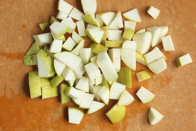 Quick Sauteed Cinnamon Pears - Yummy Toddler Food
