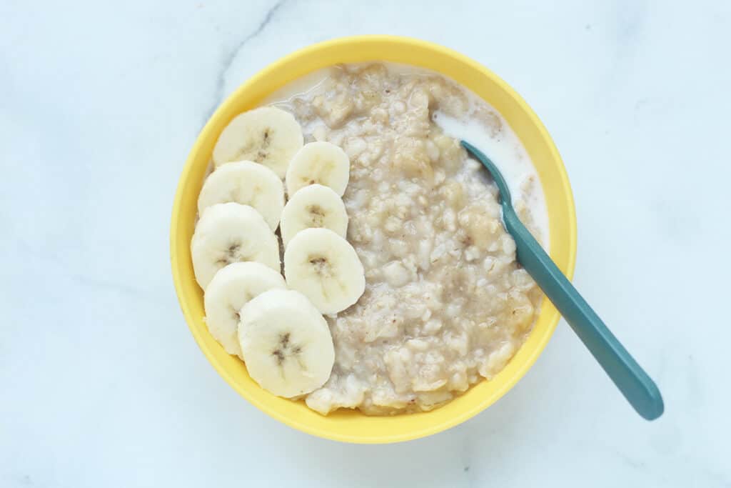 How to Make Oatmeal with Fruit (Fresh, Frozen, Dried or Canned!)