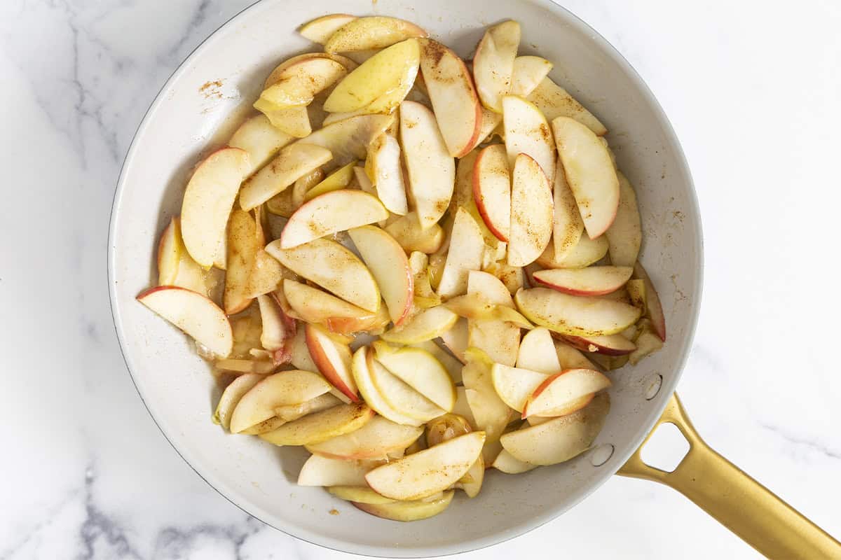 Quick Cinnamon Apples - Yummy Toddler Food