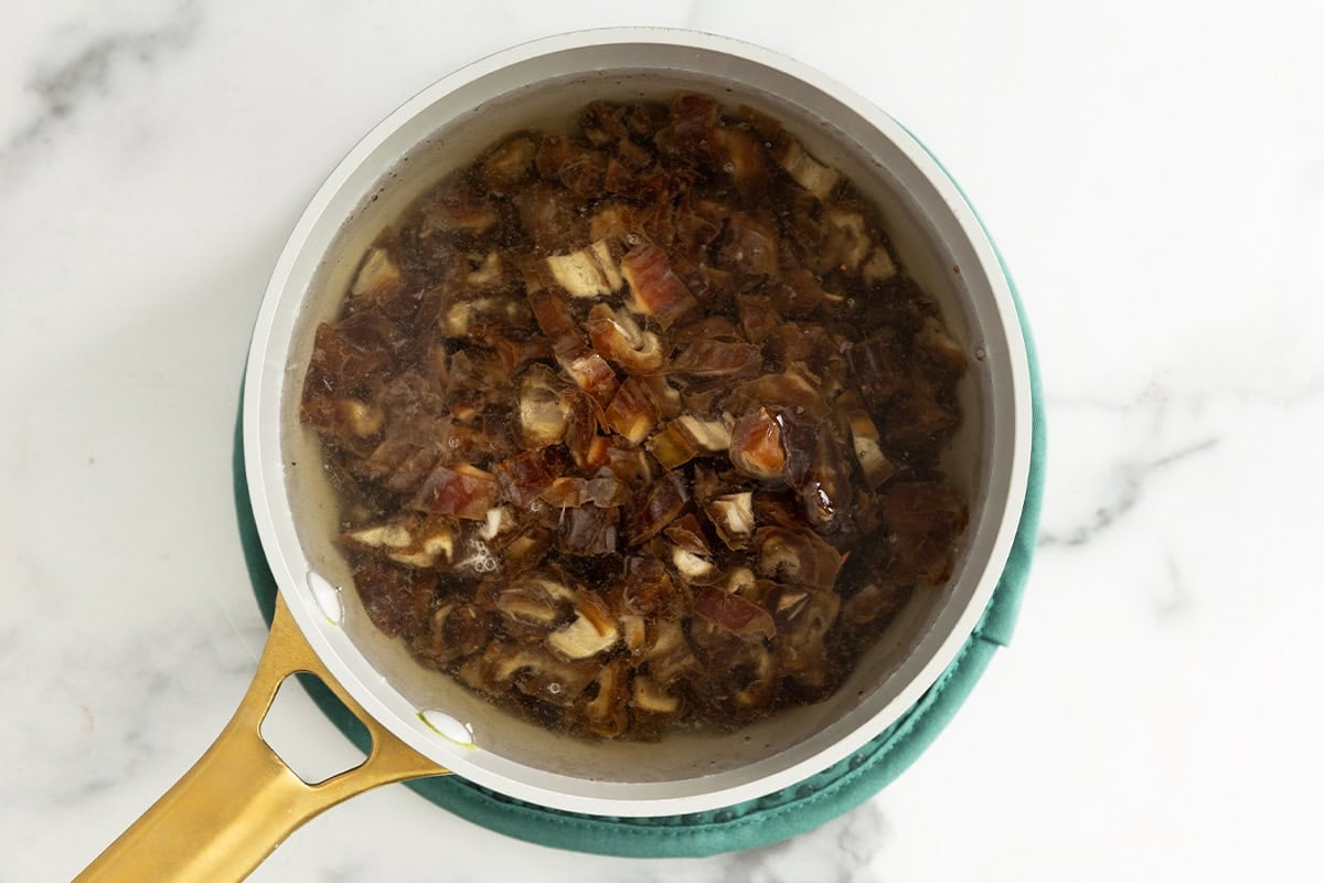 Date Paste (Natural Sweetener) - Yummy Toddler Food